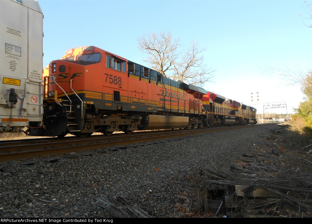 UP 4951, KCS 4123 & BNSF 7588